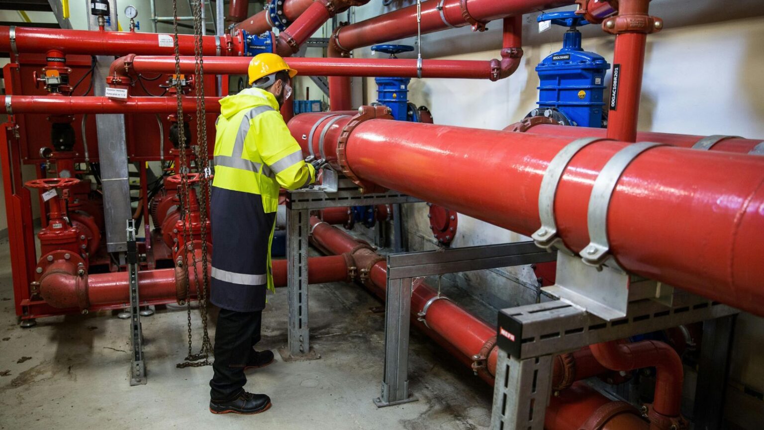 Inside the Chemical Supply Chain: How Industrial Solvents Safely Move ...
